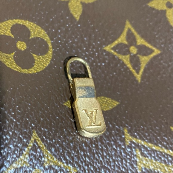 Louis Vuitton | Accessories | Authentic Louis Vuitton Zipper Pull ...
